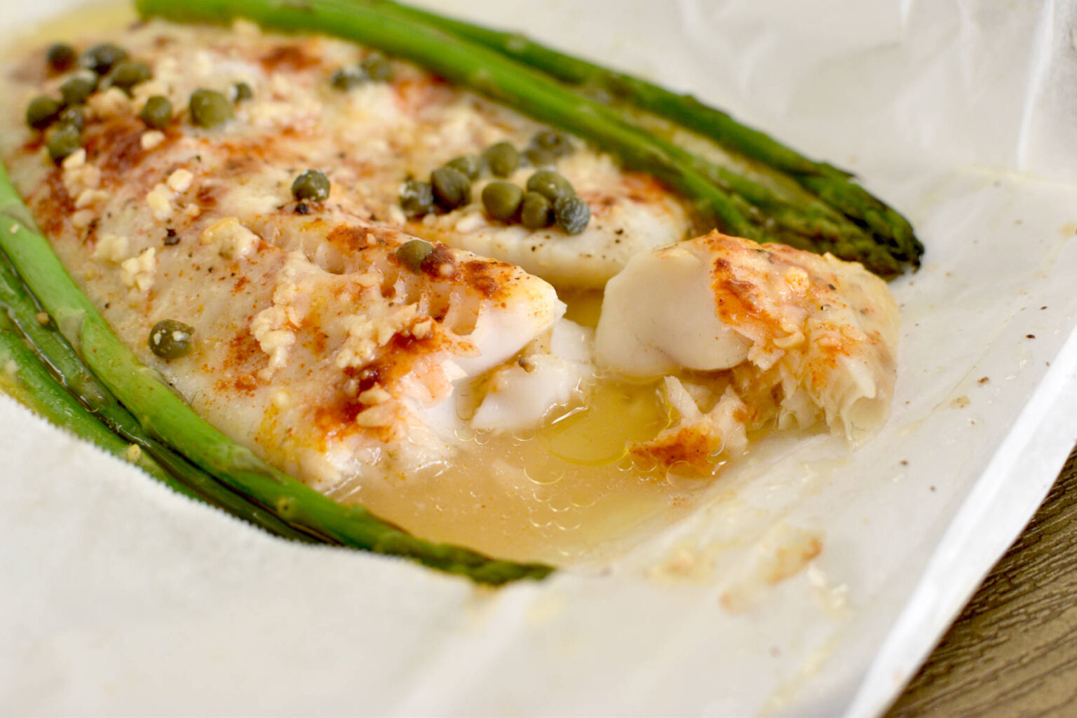 Easy Fish in a Bag Recipe (Fish en Papillote) - Simple Living Recipes