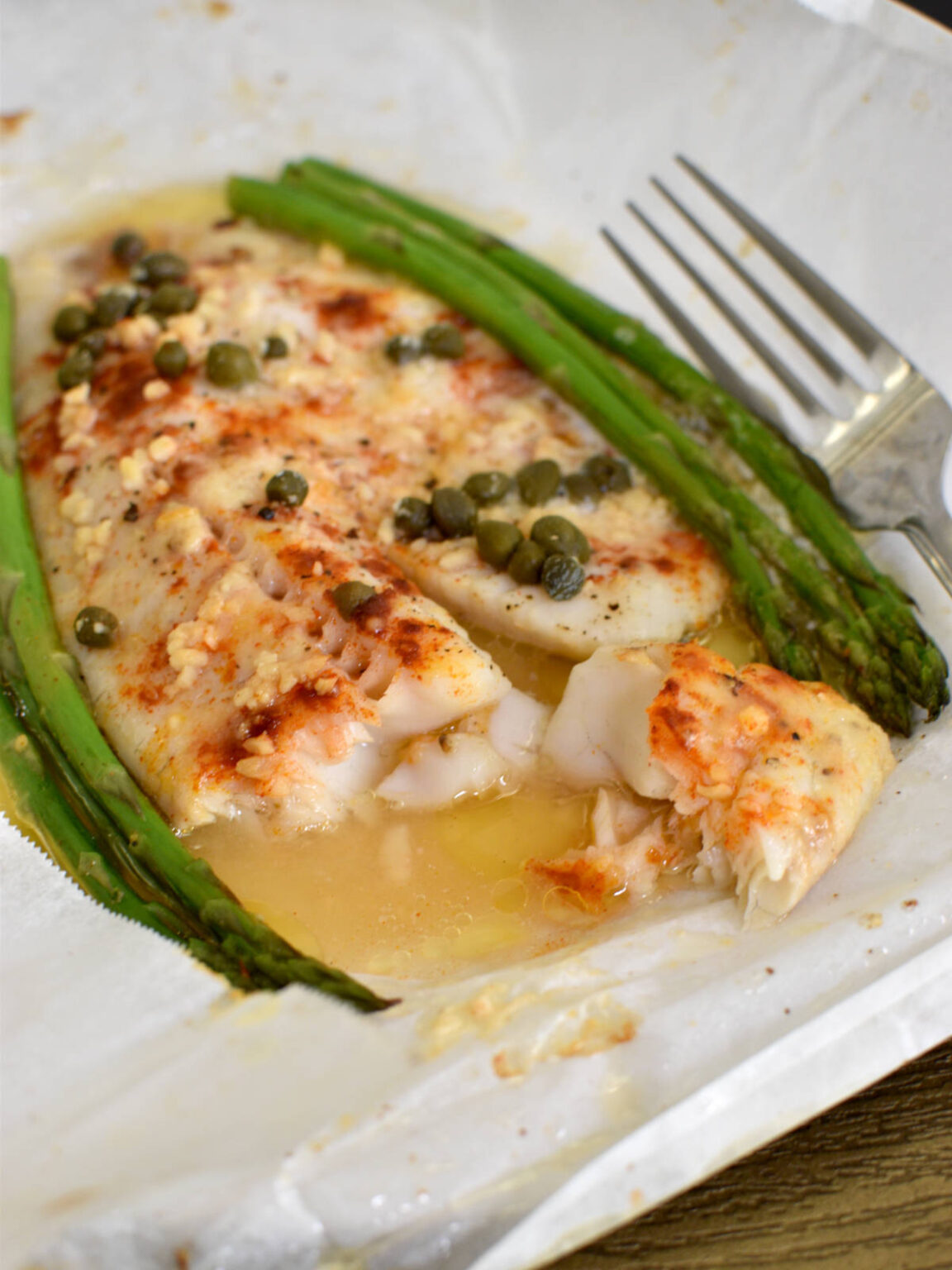 Easy Fish in a Bag Recipe (Fish en Papillote) - Simple Living Recipes